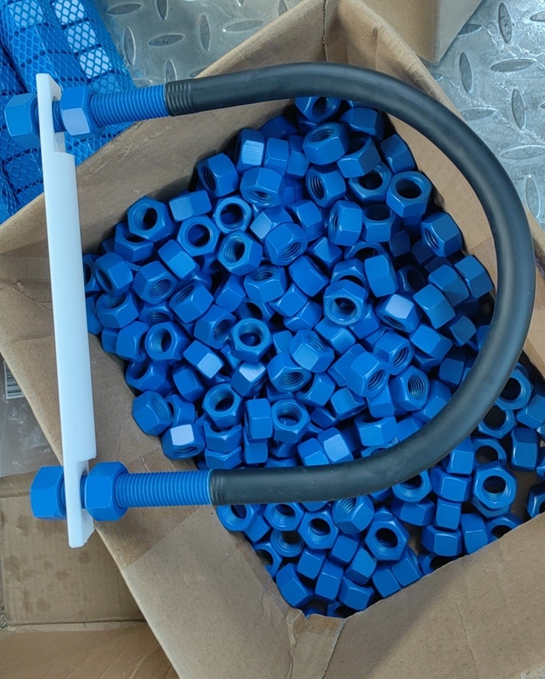 Xylan Fluorocarbon dilapisi U-bolt dengan Polyshrink 4 Nuts Washer